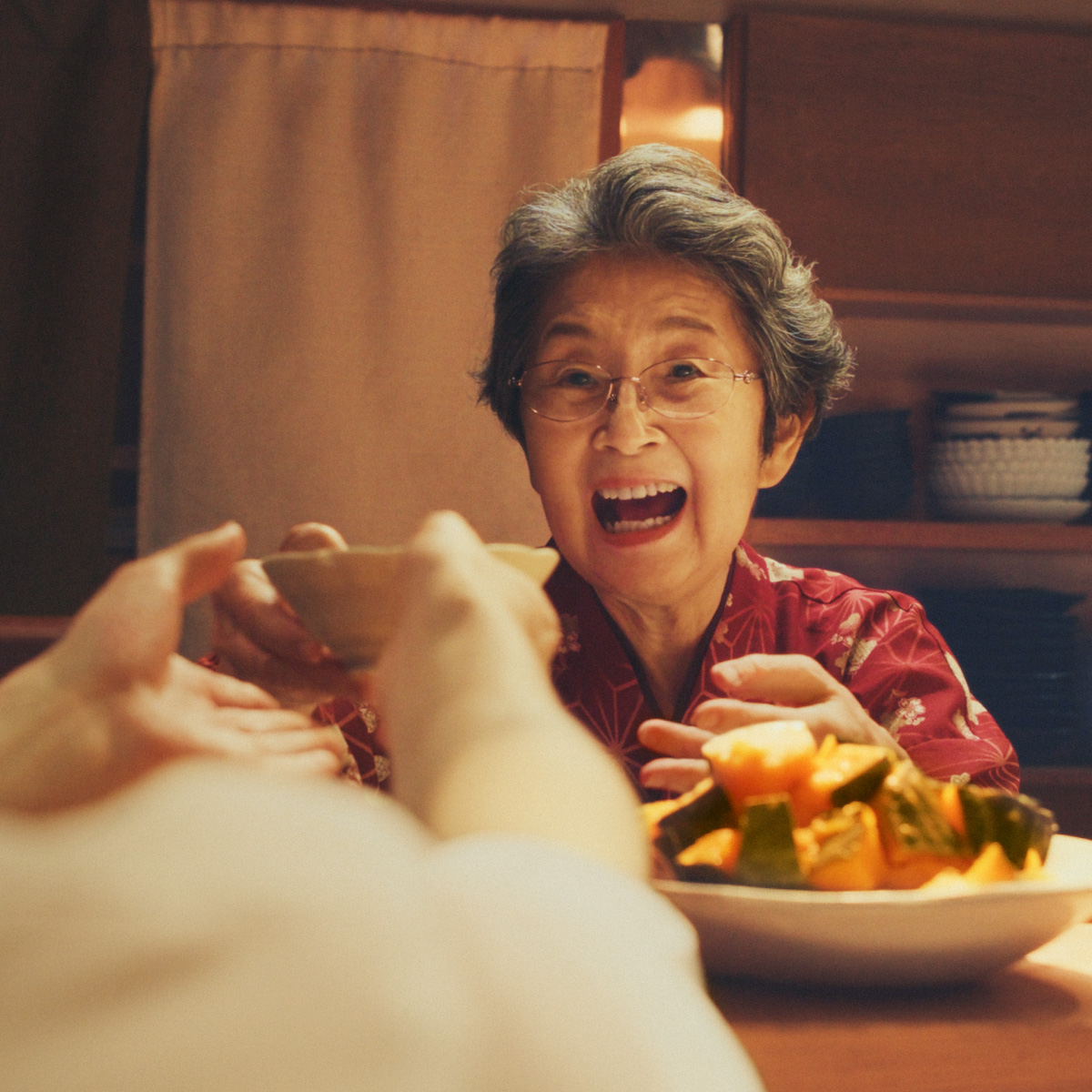 “人生初”体験インタビュー｜人生初・小料理屋の女将さん｜ニュース｜キューサイ 企業サイト